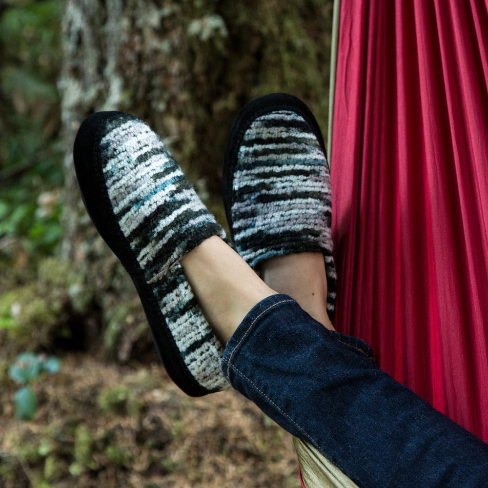 Acorn Women's Fleece Moc Slippers – Acorn.com USA